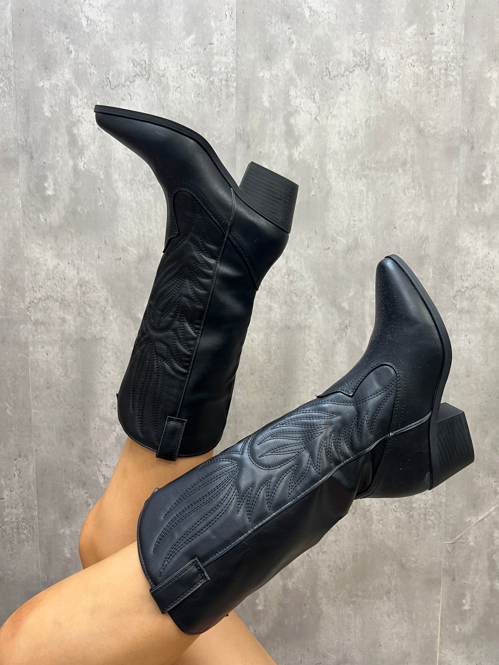 Montana Boots- Black – Dolly Boutique